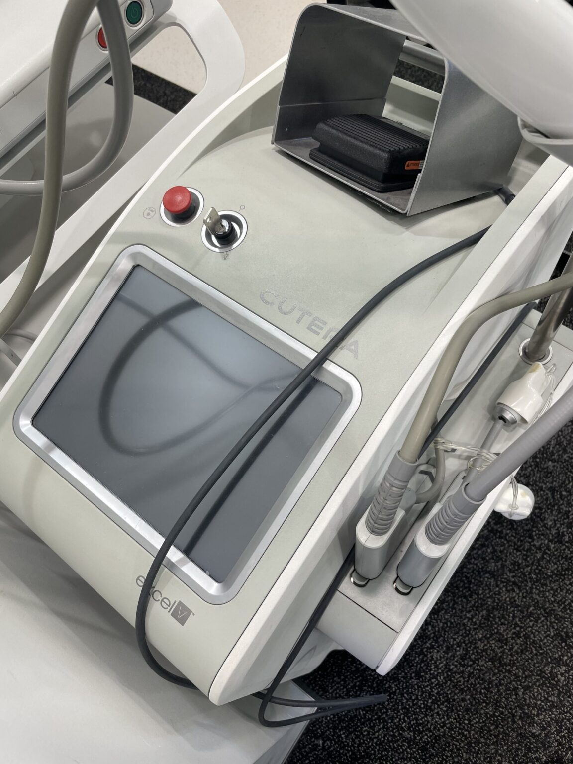 Lutronic Clarity II Laser - for Sale - VISI MEDICAL LASERS